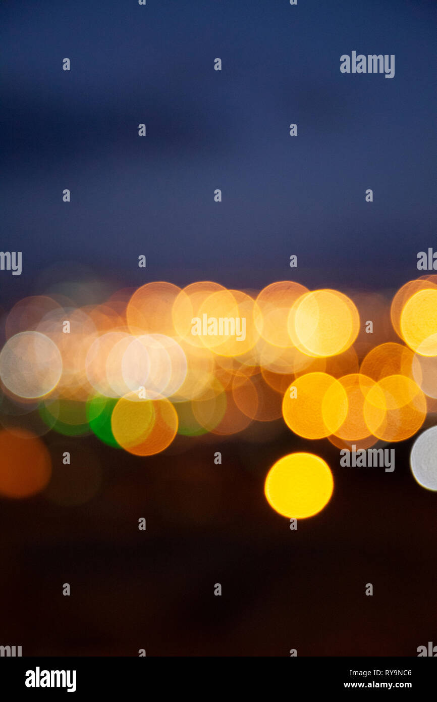 Blurry lights evening city hi-res stock photography and images - Alamy
