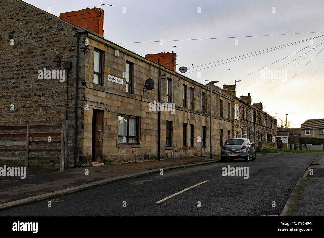 Small two up two down house hi-res stock photography and images - Alamy