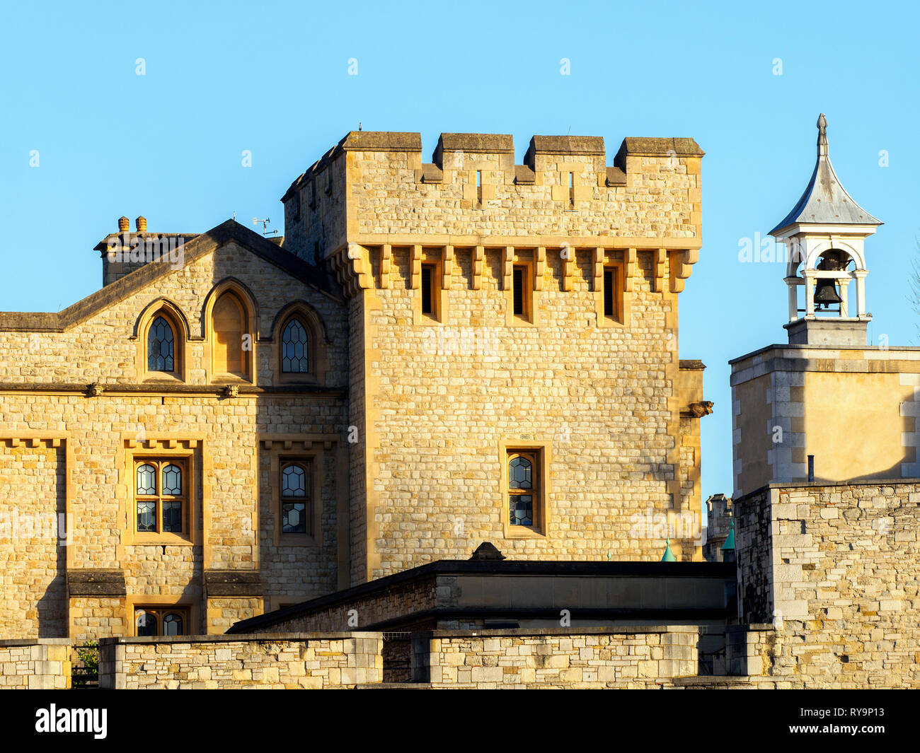 Her majestys royal palace and fortress the tower of london hi-res stock ...