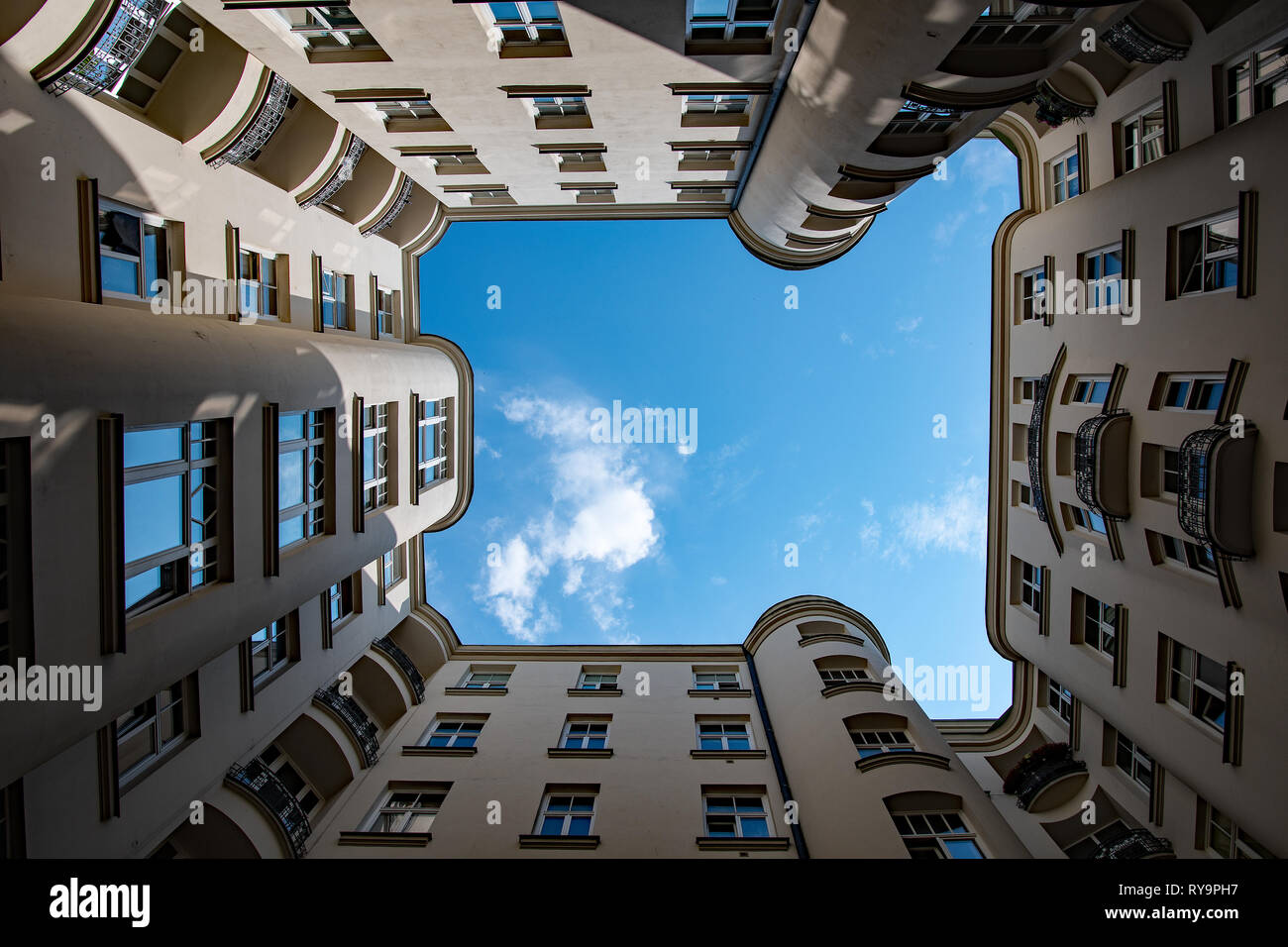 Perspective angle of view hi-res stock photography and images - Alamy