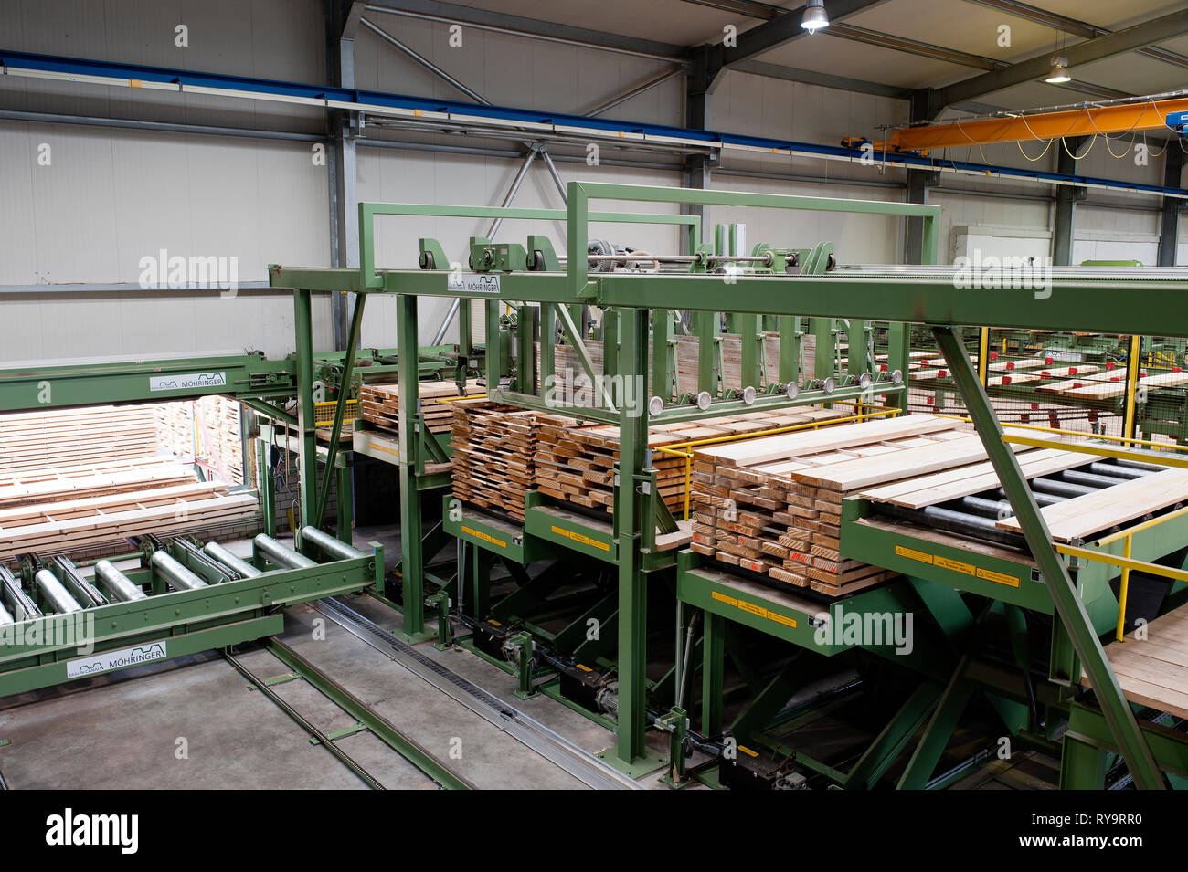 Timber cutting logging factory lumber hi-res stock photography and ...