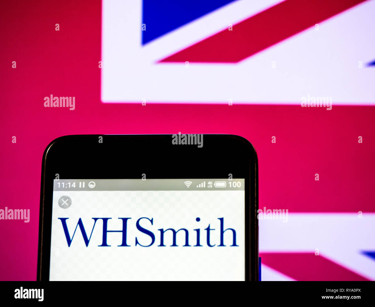 W h smith logo hi-res stock photography and images - Alamy