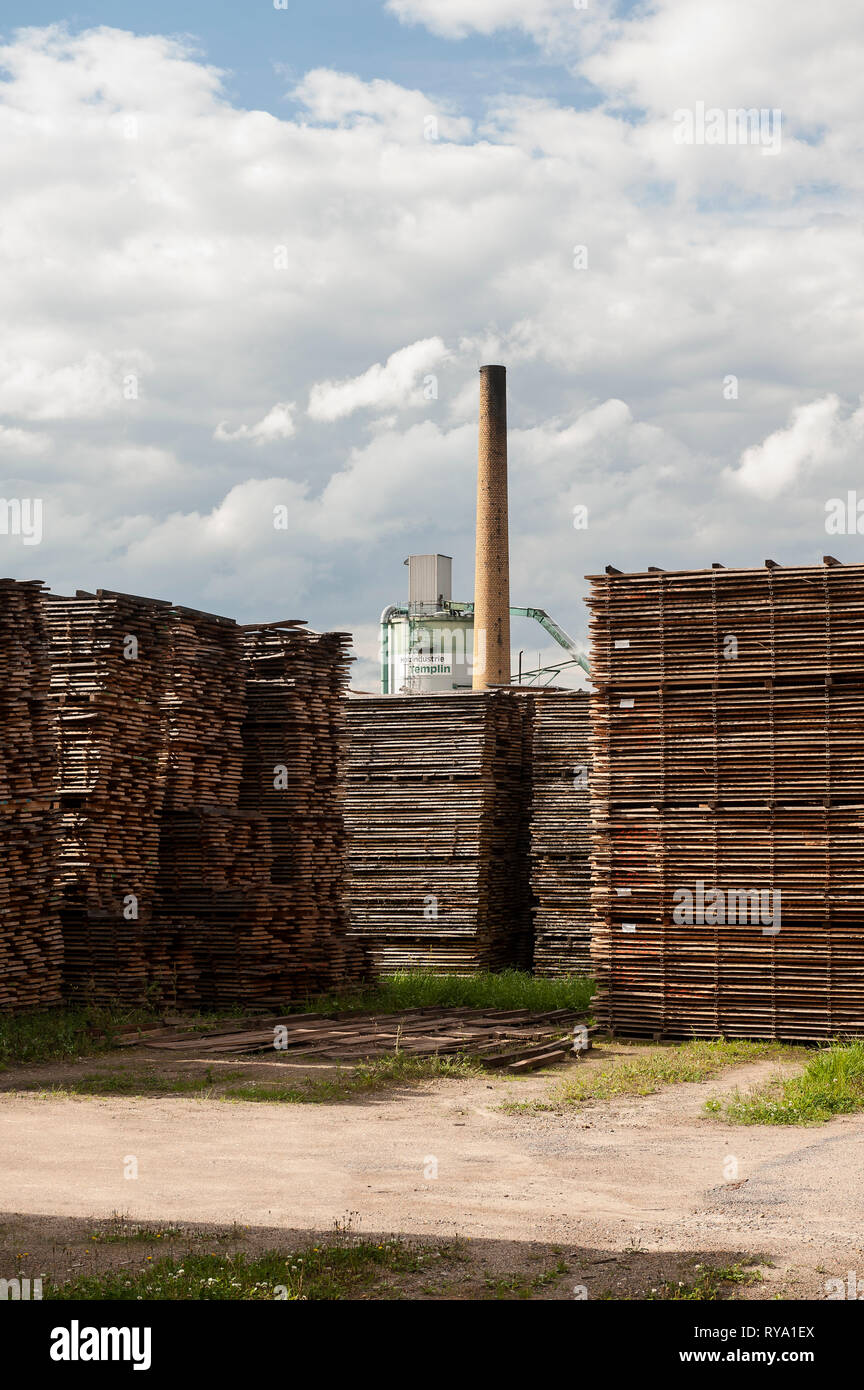 Timber stacks hi-res stock photography and images - Alamy