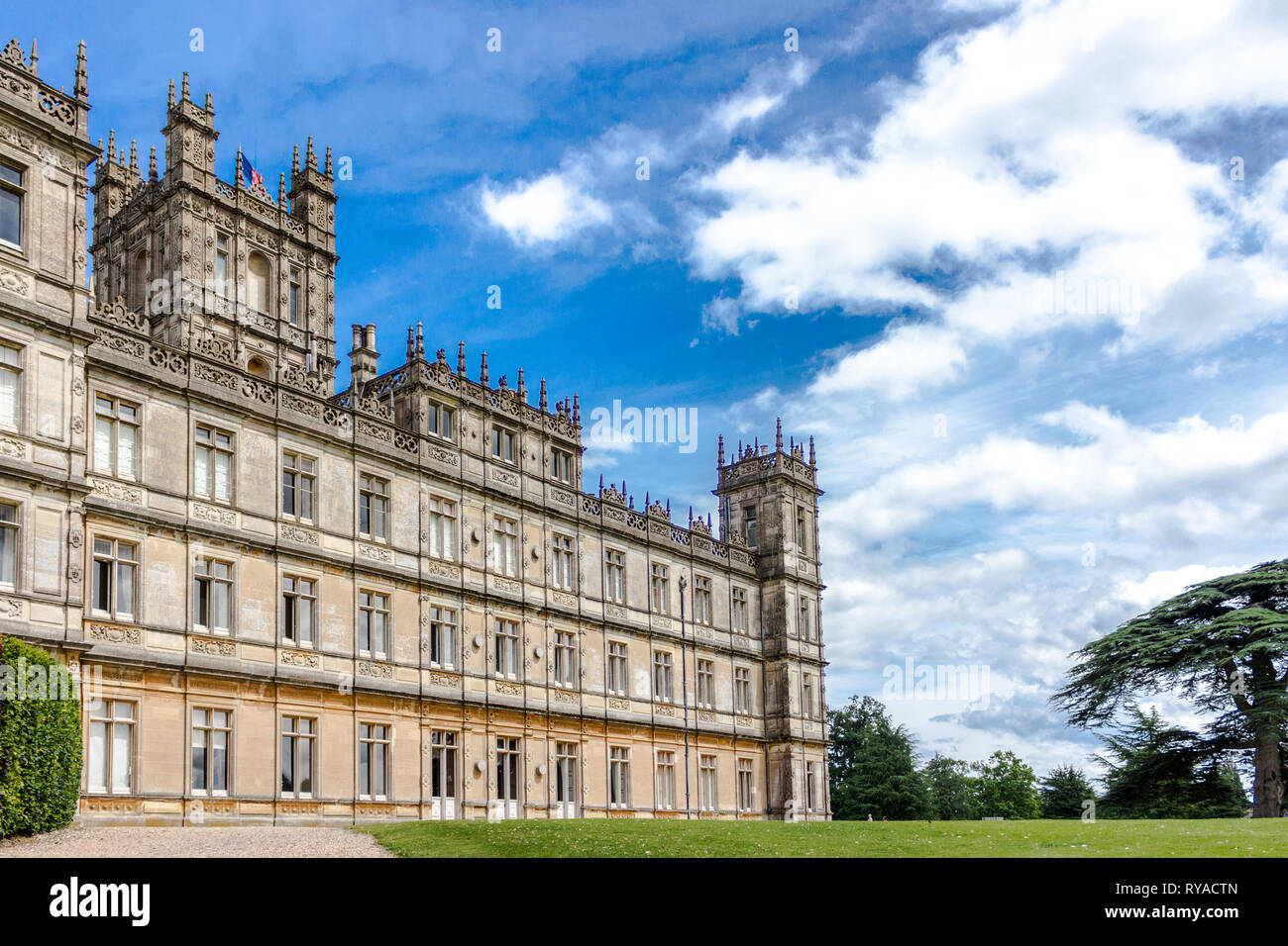 Highclere castle exterior hi-res stock photography and images - Alamy
