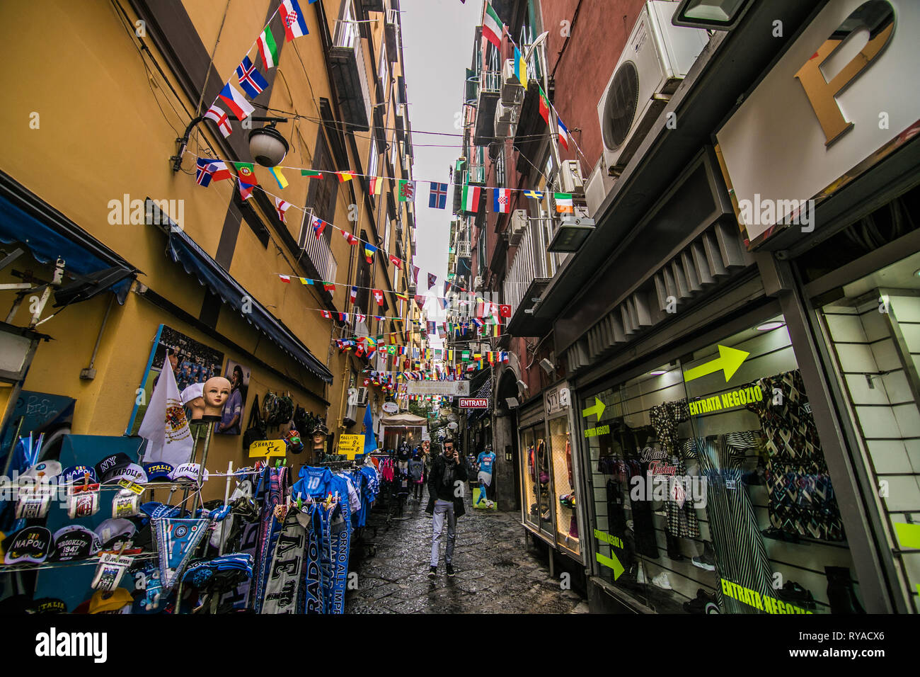 Alley naples night hi-res stock photography and images - Alamy