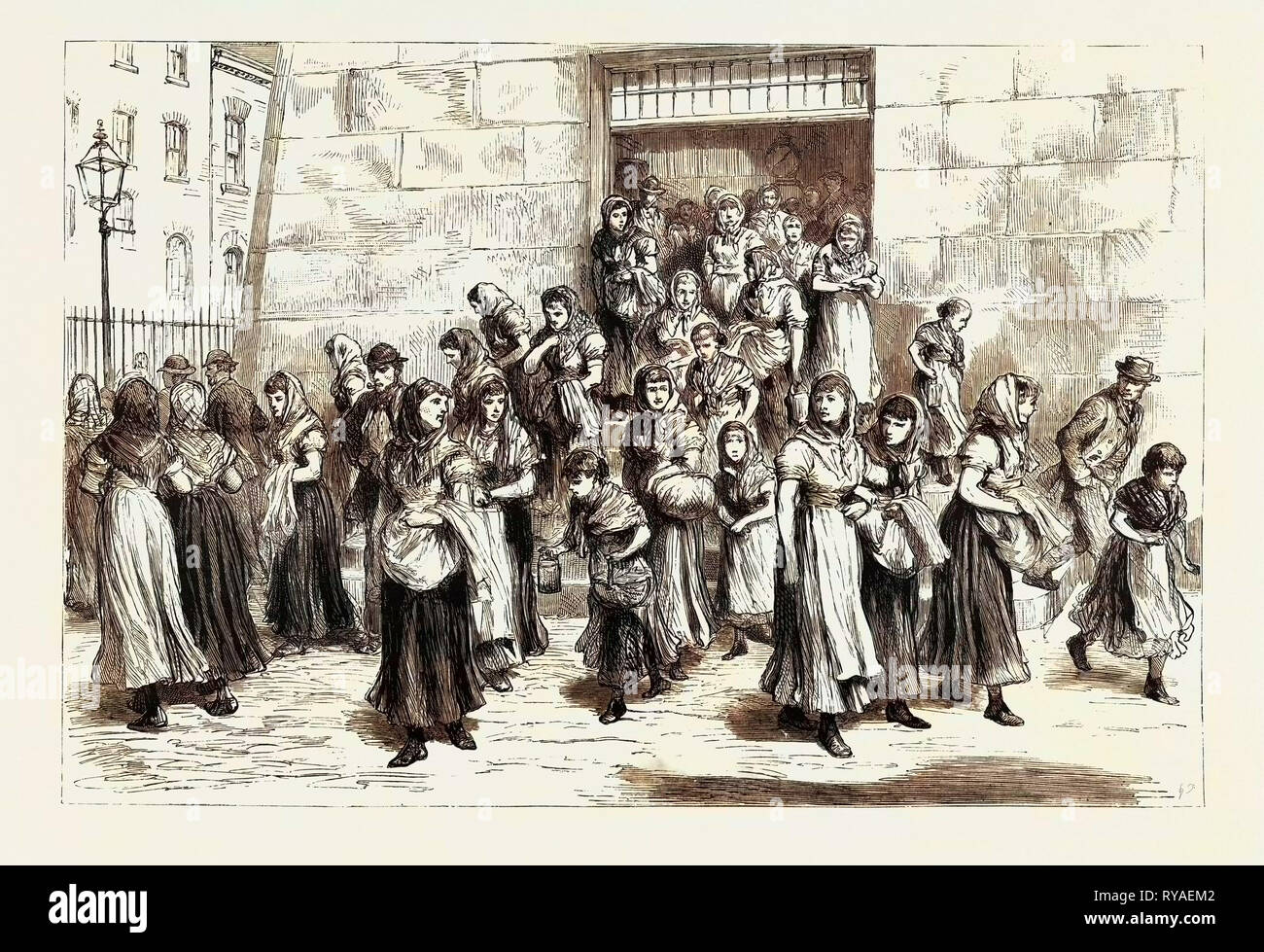 Victorian mill workers hi-res stock photography and images - Alamy