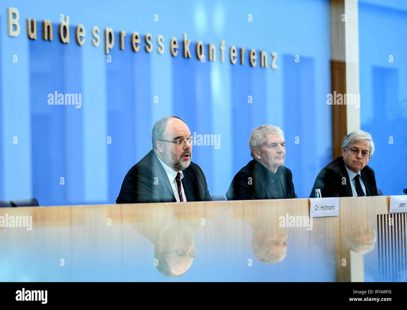 13 March 2019, Berlin: Michael Hollmann (l-r), President of the Federal ...