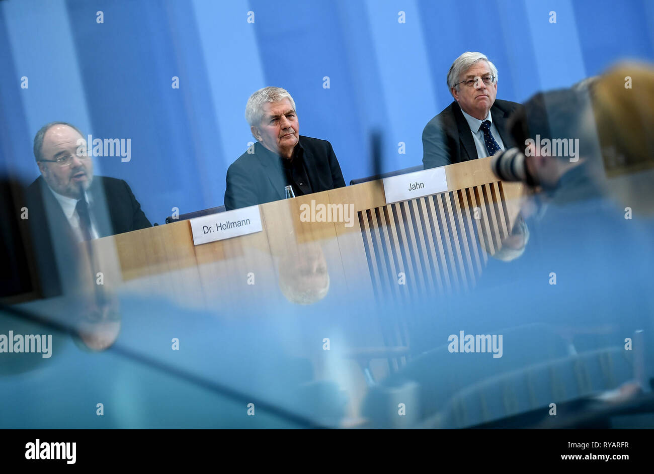 Michael hollmann hi-res stock photography and images - Alamy