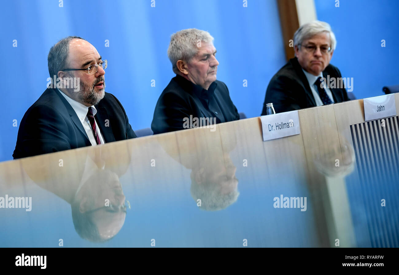 Michael hollmann hi-res stock photography and images - Alamy