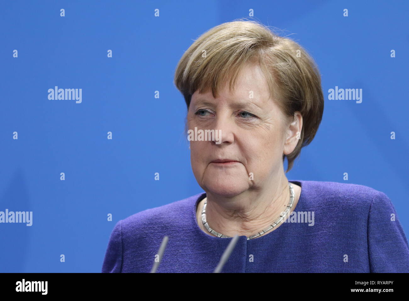 Laos prime minister thongloun sisoulith hi-res stock photography and ...