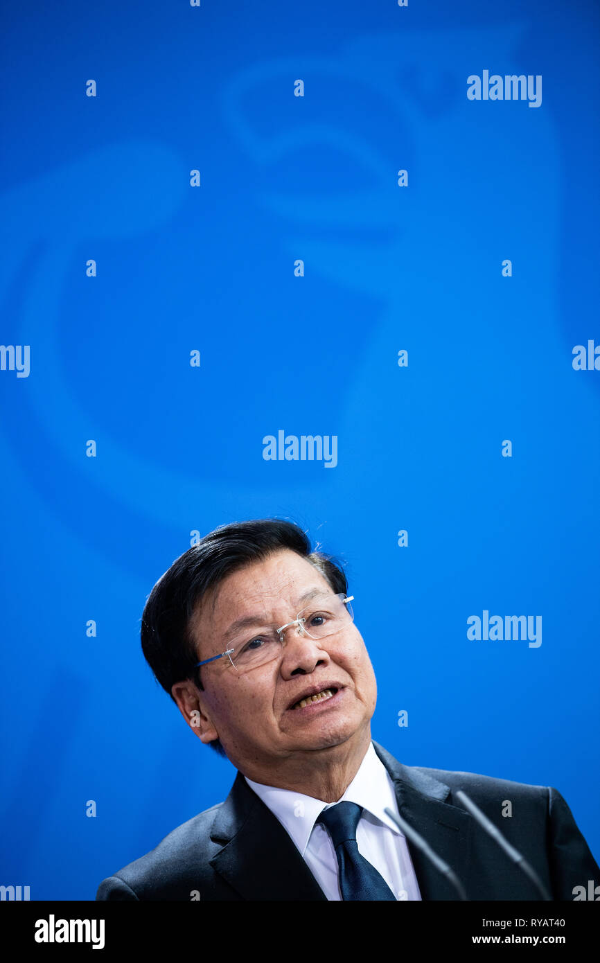 Laos prime minister thongloun sisoulith hi-res stock photography and ...