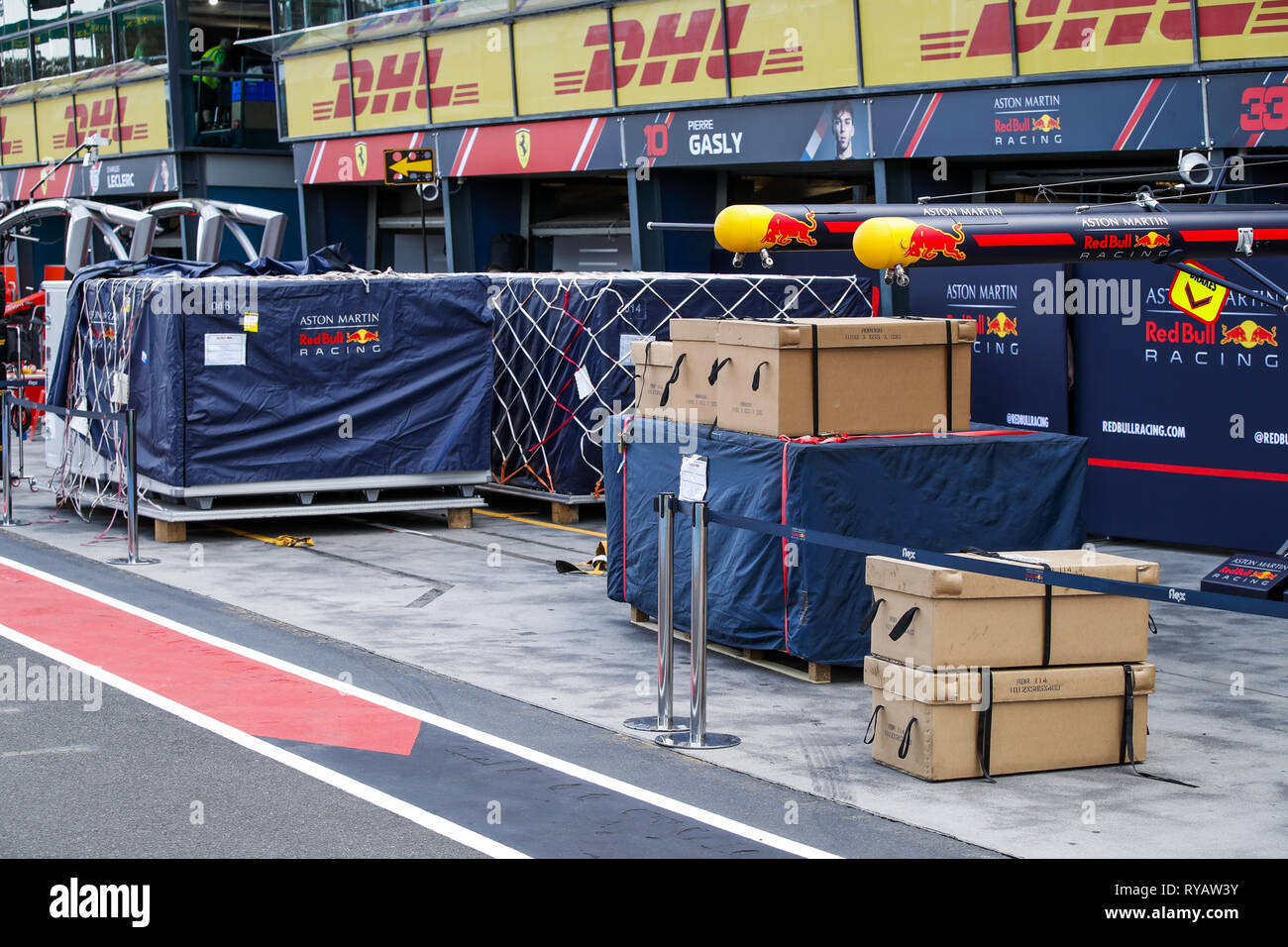 F1 pit lane hi-res stock photography and images - Alamy