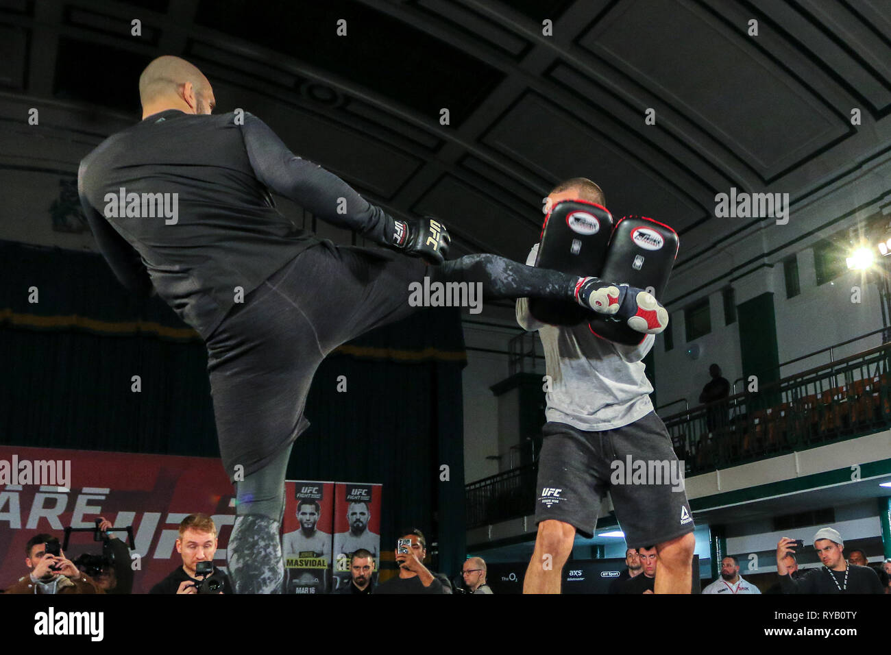 Ufc light heavyweight championship 2019 hi-res stock photography and ...