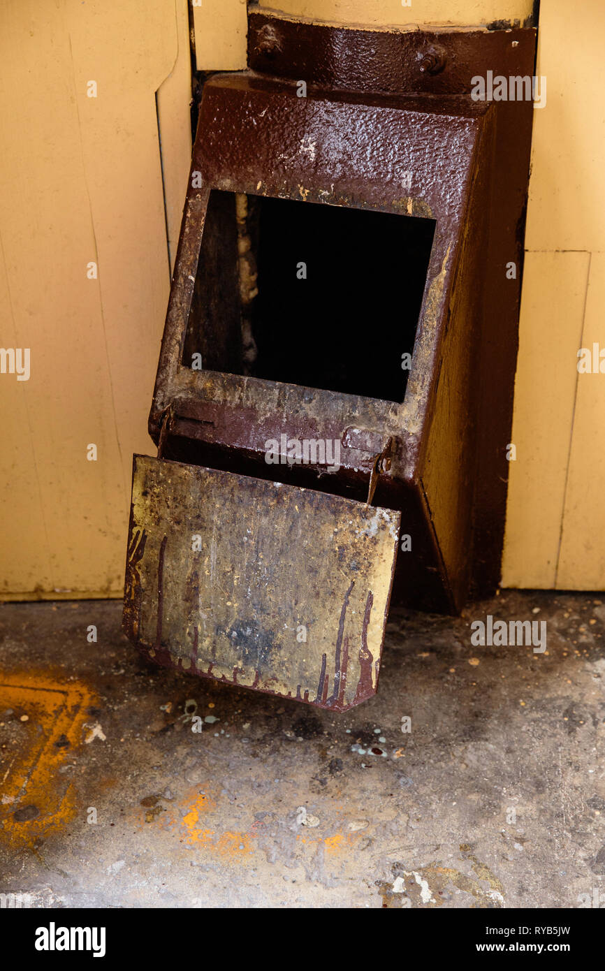 Garbage chute cleaning hi-res stock photography and images - Alamy