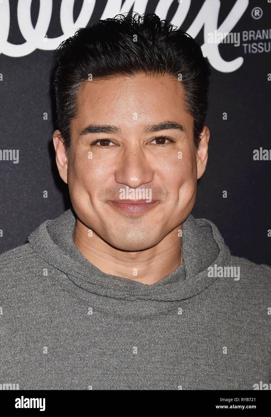 Mario lopez hi-res stock photography and images - Alamy