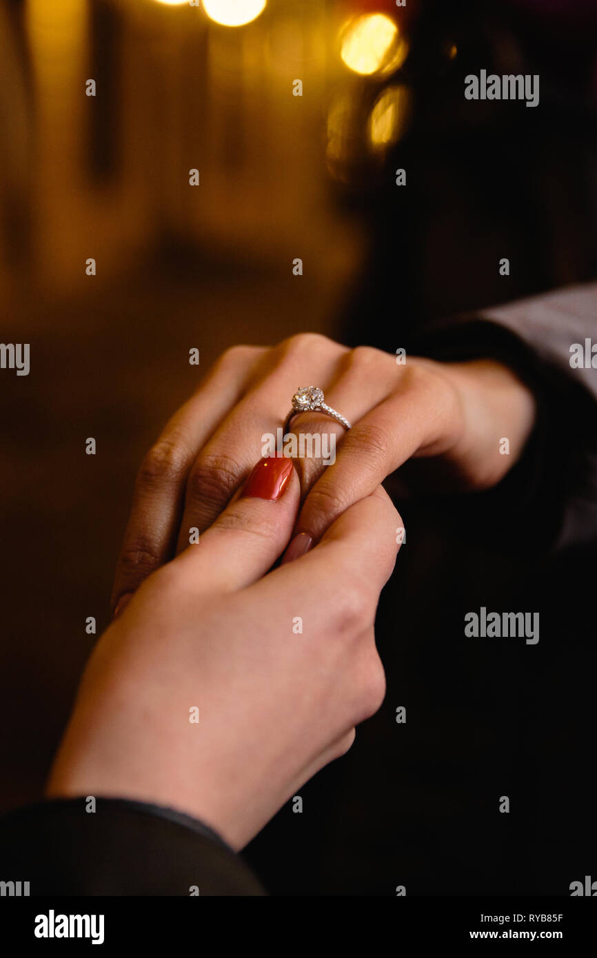 Real life proposal: Bride's friend checks out the engagement ring - A ...