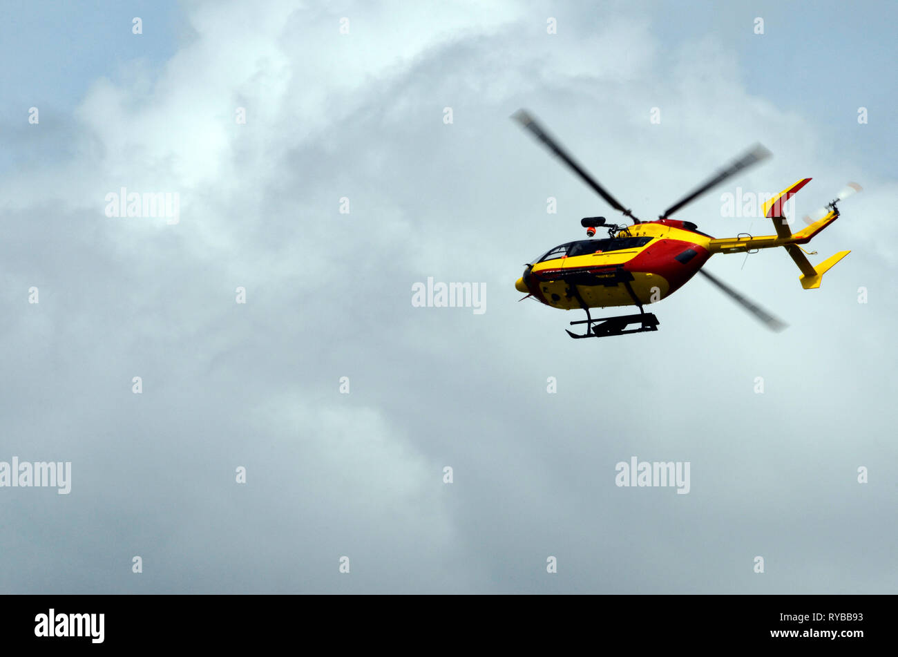 Helicopter Bottom View High Resolution Stock Photography and Images - Alamy