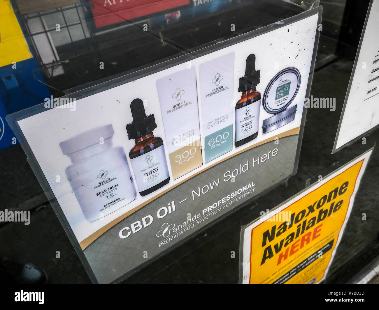 Advertising drugs advertisement for hi-res stock photography and images ...