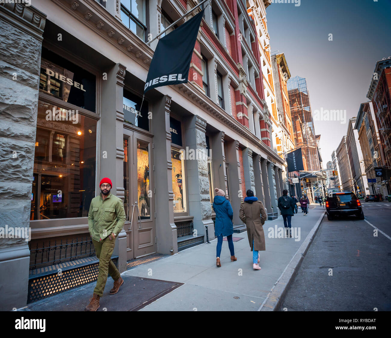 Merchandising unit hi-res stock photography and images - Alamy