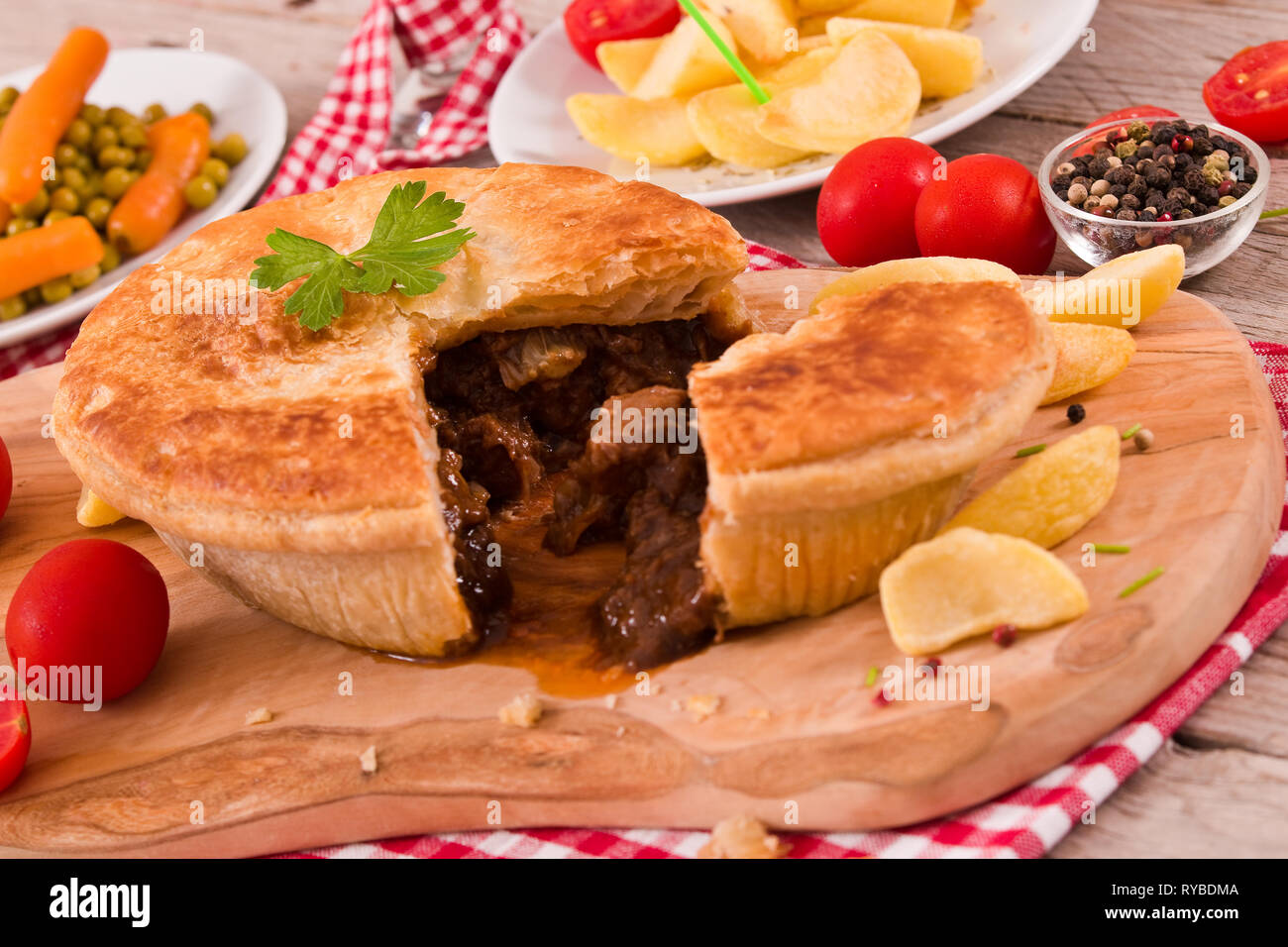 Steak beef pie chips fries hi-res stock photography and images - Alamy