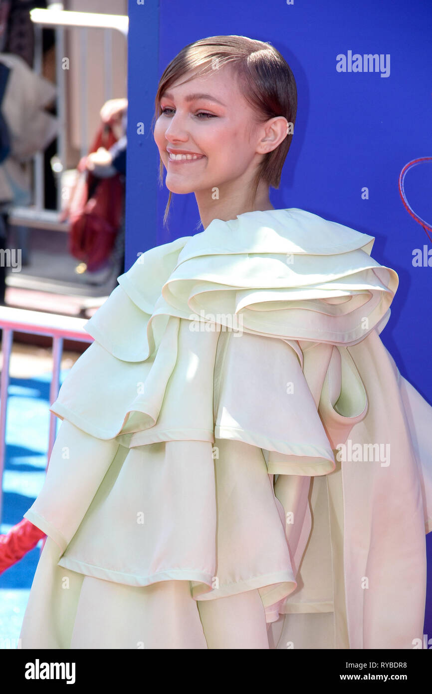 Grace VanderWaal at the Paramount Animation and Nickelodeon Movies ...