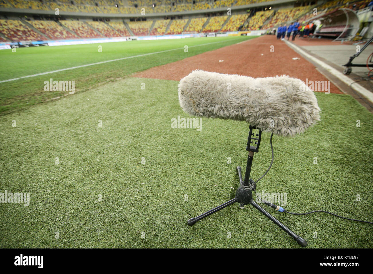 Furry mic hi-res stock photography and images - Alamy