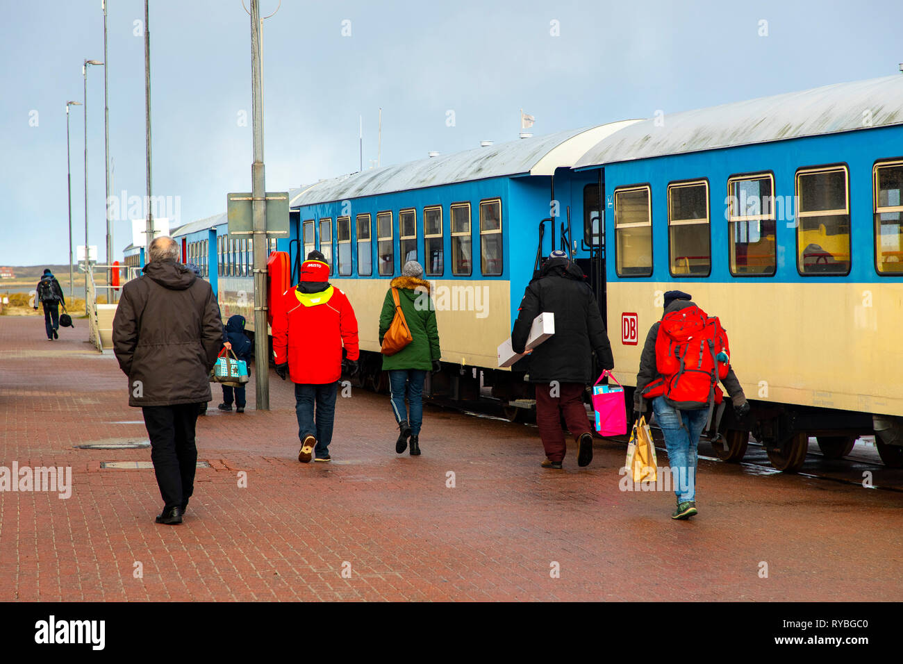 Ostfriesland, island Wangerooge, ferry port, island railway, brings the ...
