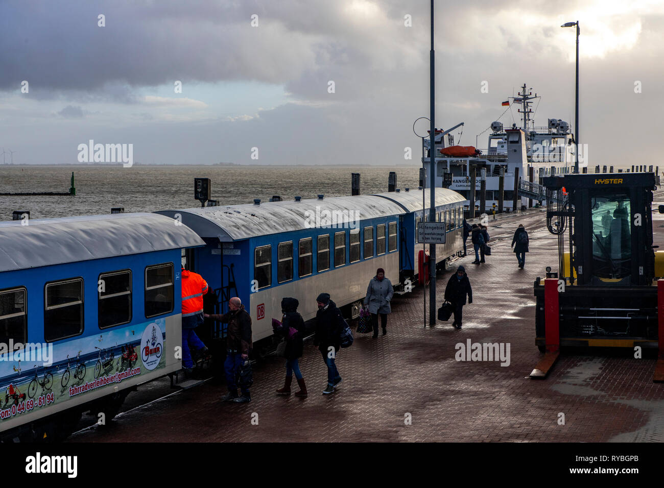 Ostfriesland, island Wangerooge, ferry port, island railway, brings the ...