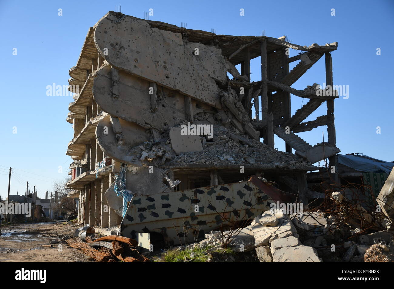 Destroyed buildings in Kobanî Stock Photo - Alamy