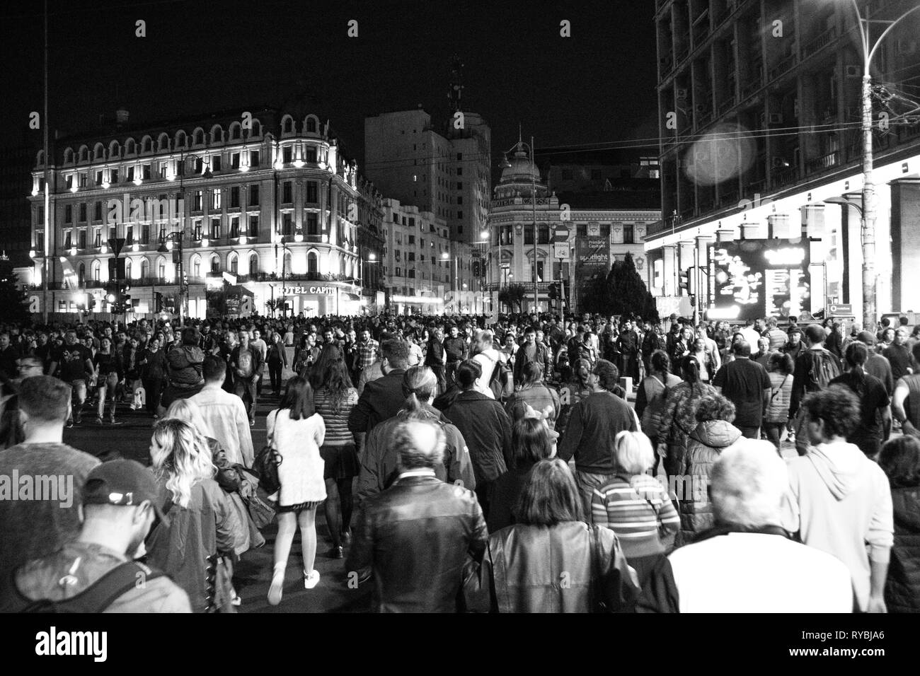 Men crowd silhouette hi-res stock photography and images - Alamy