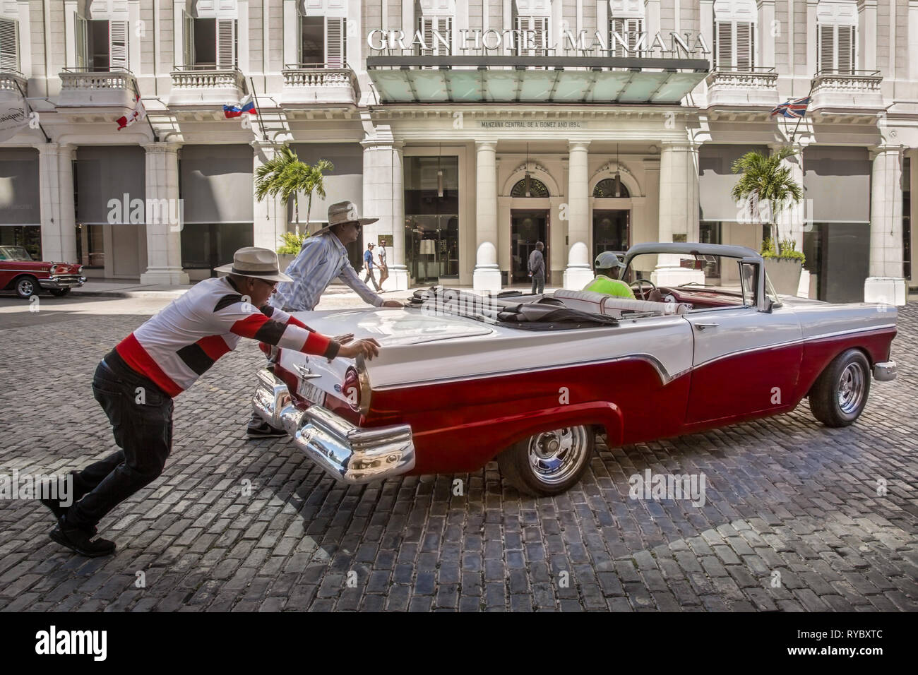 Auto antiquo hi-res stock photography and images - Alamy