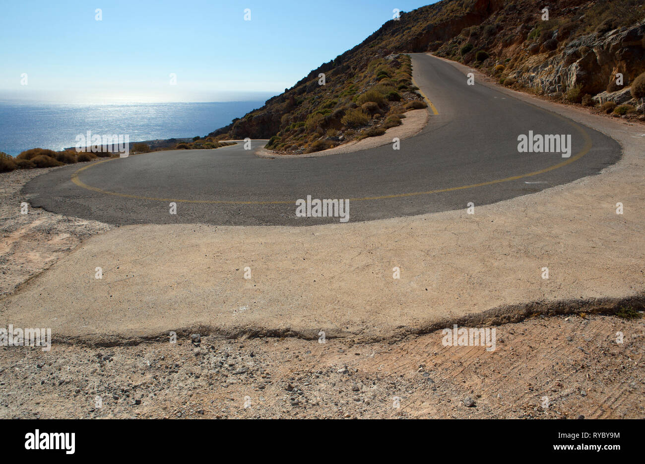 U turn not allowe hi-res stock photography and images - Alamy