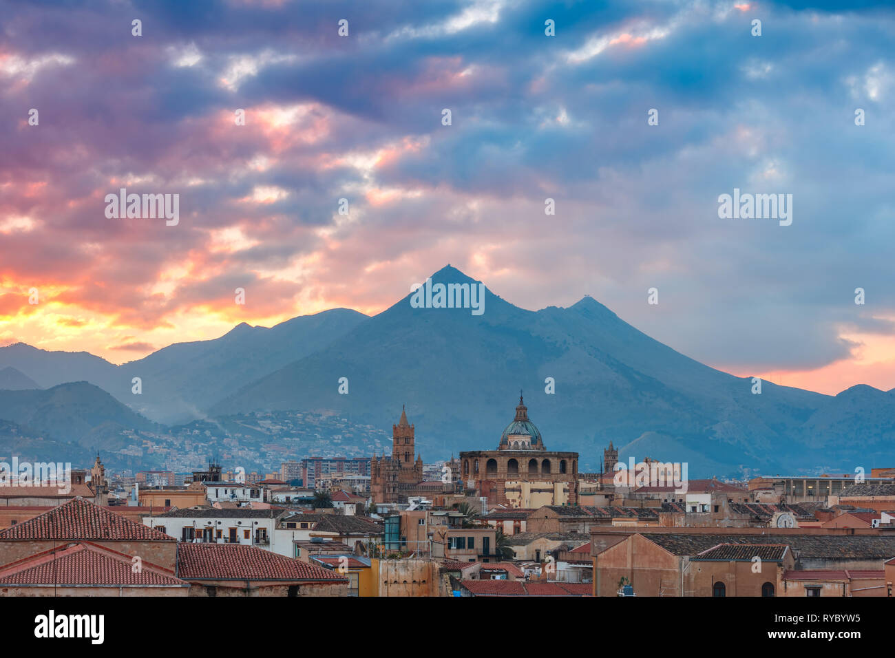 Palermo skyline at sunset hi-res stock photography and images - Alamy