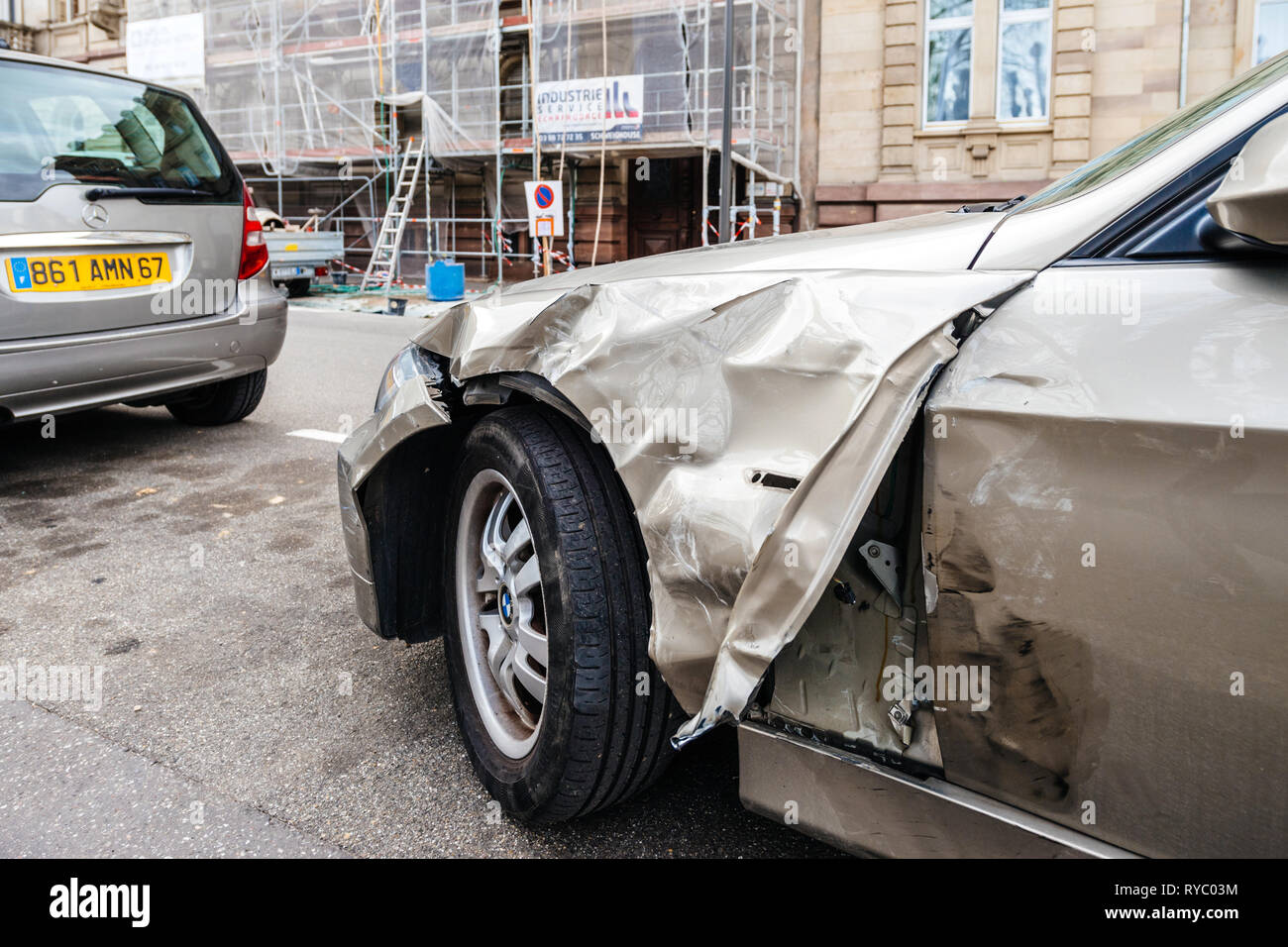 Bmw smash hi-res stock photography and images - Alamy