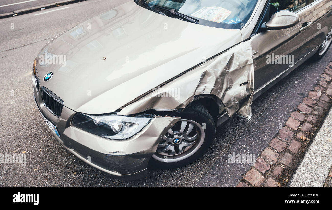 Bmw smash hi-res stock photography and images - Alamy