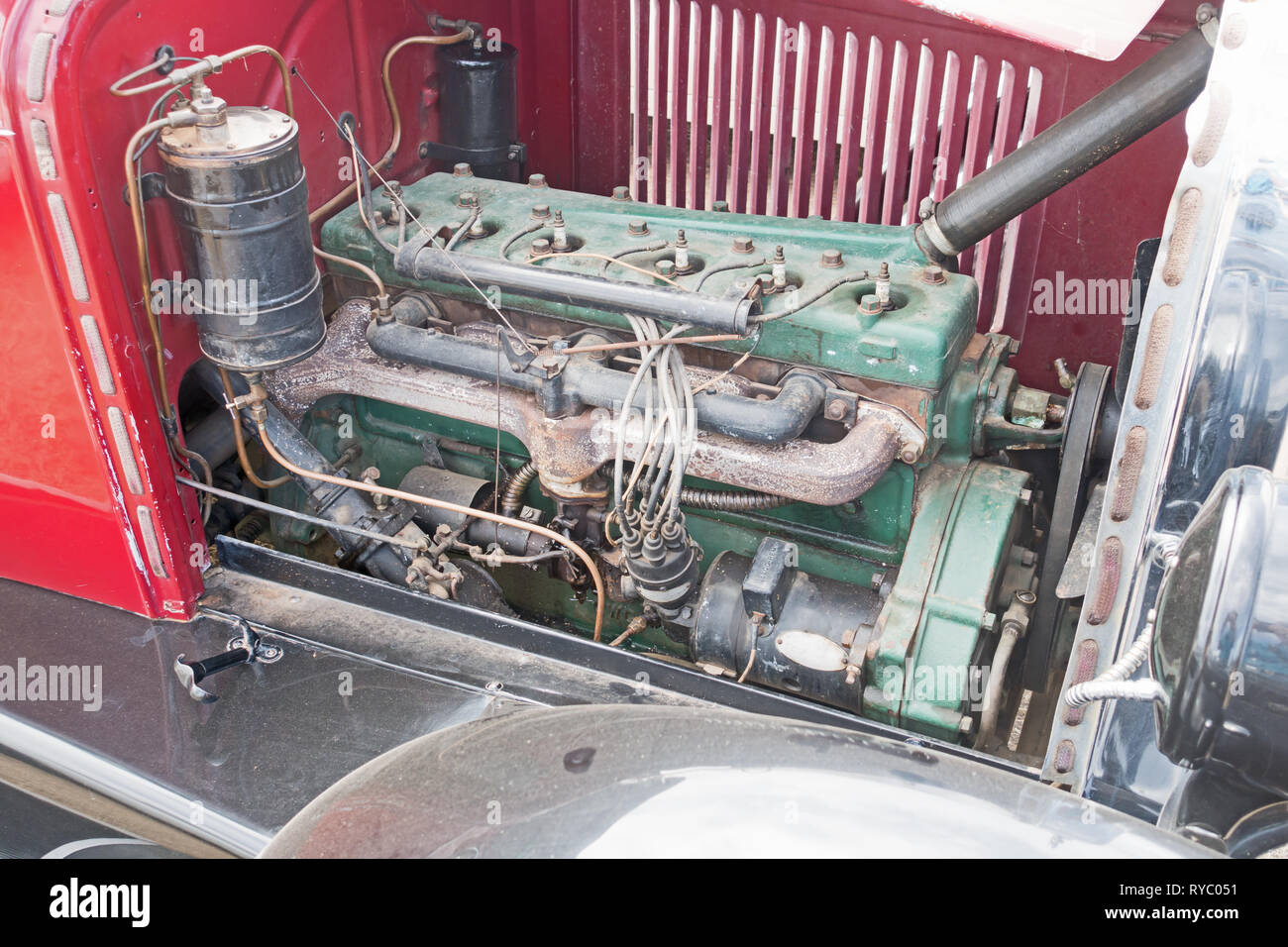 Engine of a 1927 Oldsmobile Stock Photo - Alamy