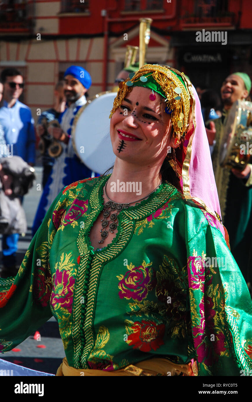 Arab dance hi-res stock photography and images - Alamy