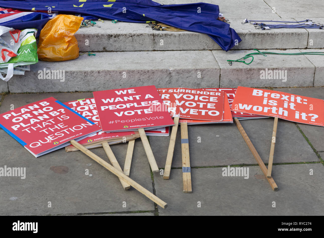 Protest signs on the floor with brexit flag hi-res stock photography ...