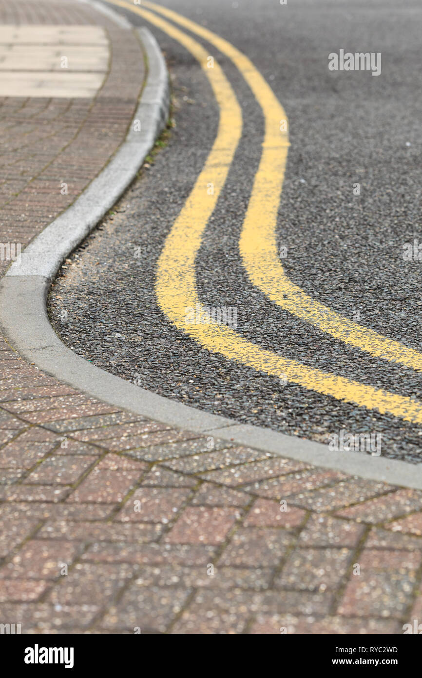 footpath pavement sidewalk and road with traffic sign Stock Photo - Alamy