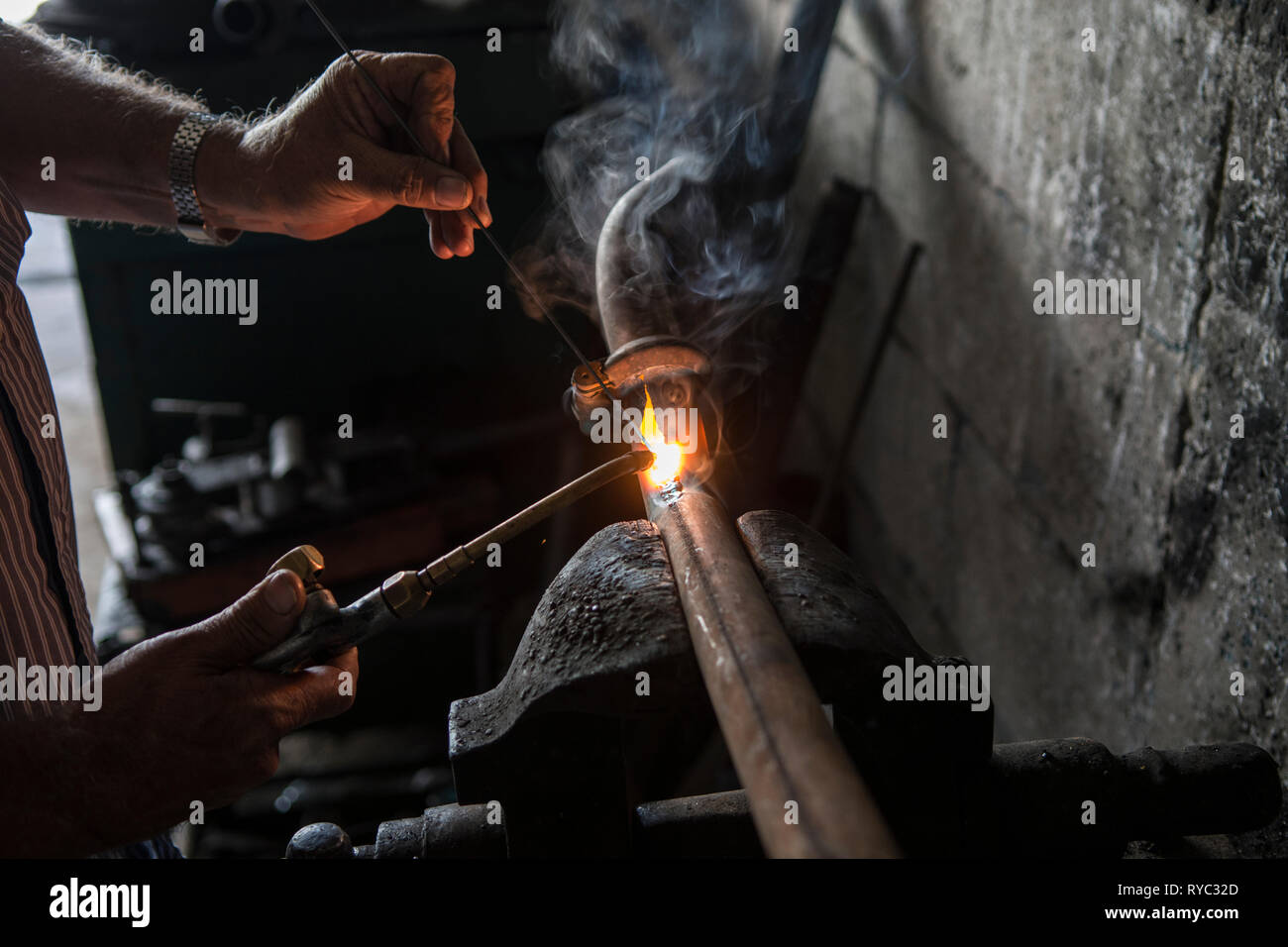 Metal welder working arc welding hi-res stock photography and images ...