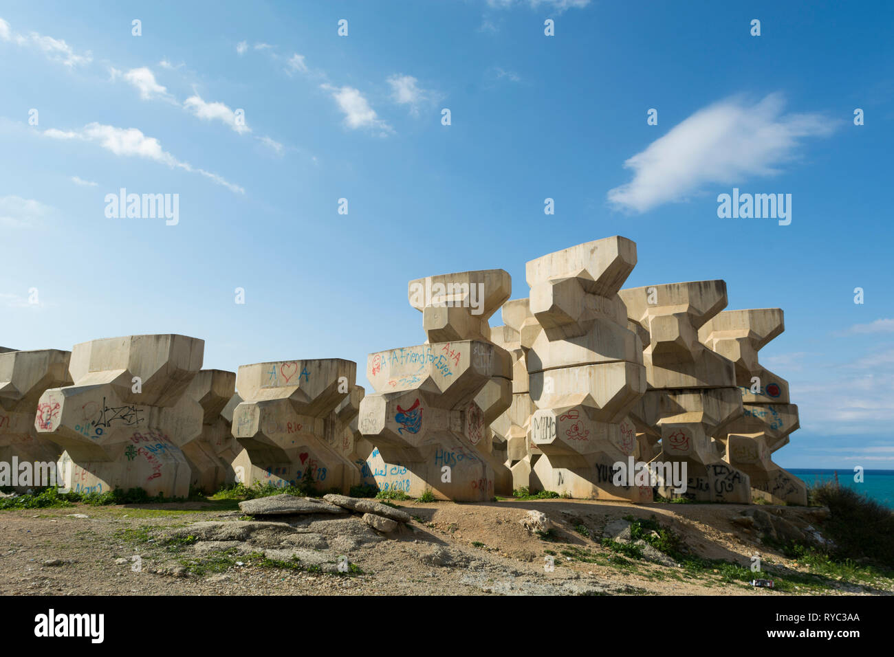 Concrete wave breakers hi-res stock photography and images - Alamy