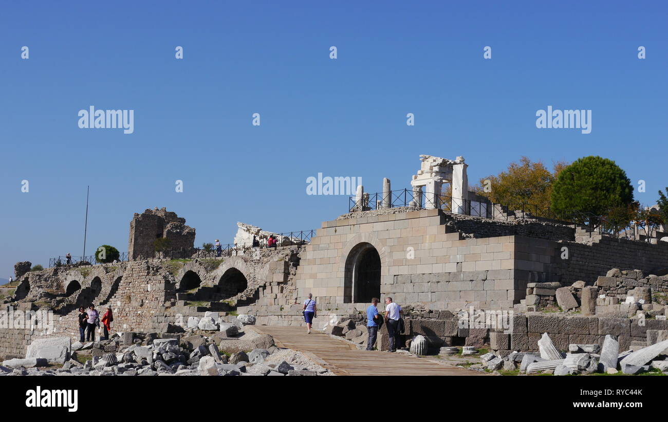 Archaeological site of Pergamon, Turkey Stock Photo - Alamy