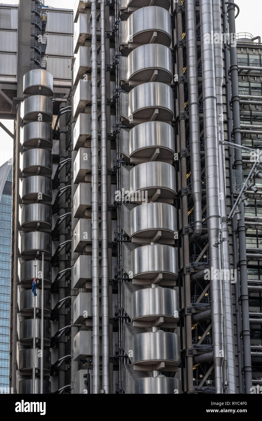 The steel external structure of the Lloyds Building Stock Photo - Alamy