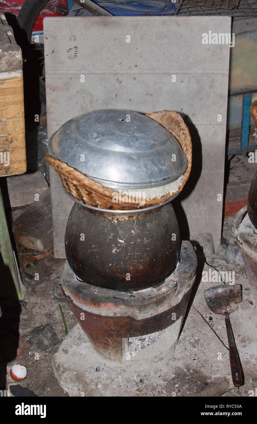 Thai Cooking Pots High Resolution Stock Photography and Images - Alamy