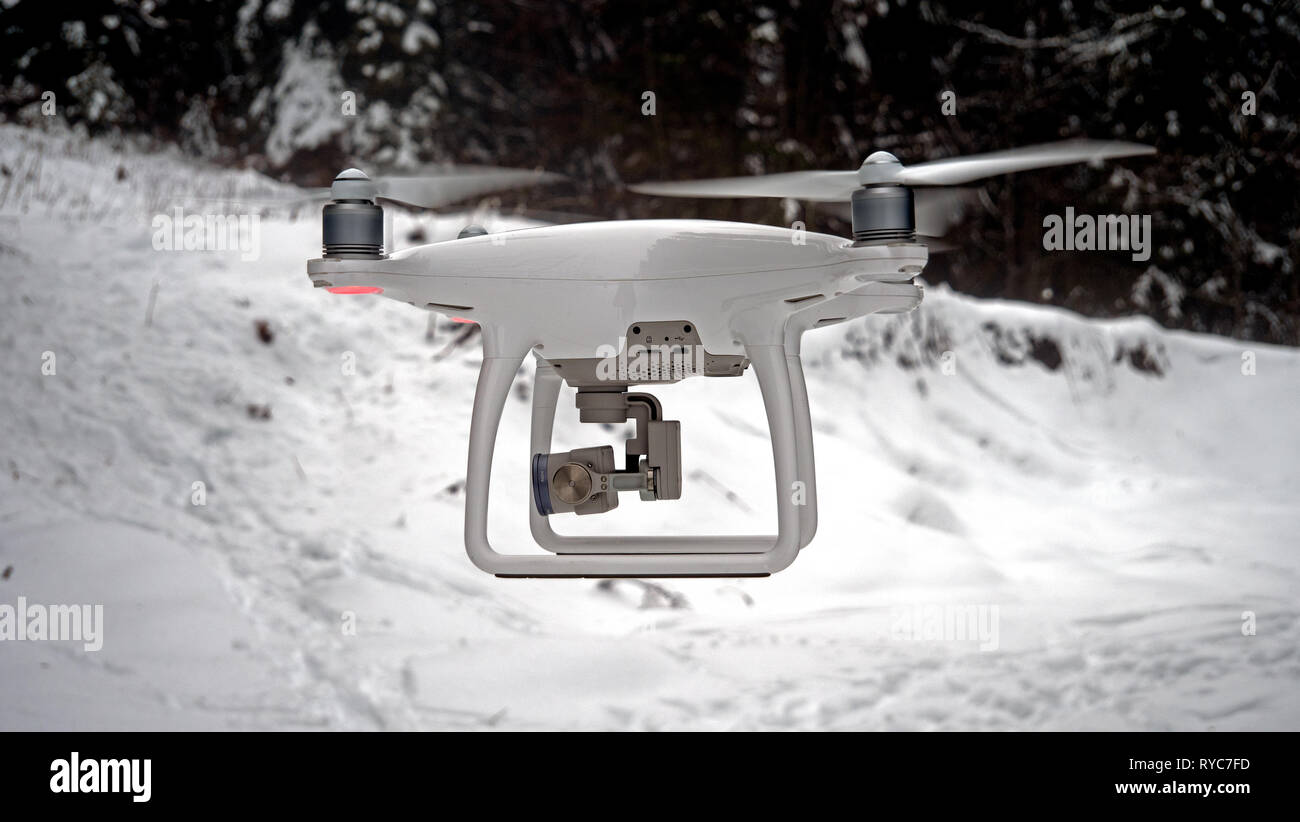 Droning hi-res stock photography and images - Alamy