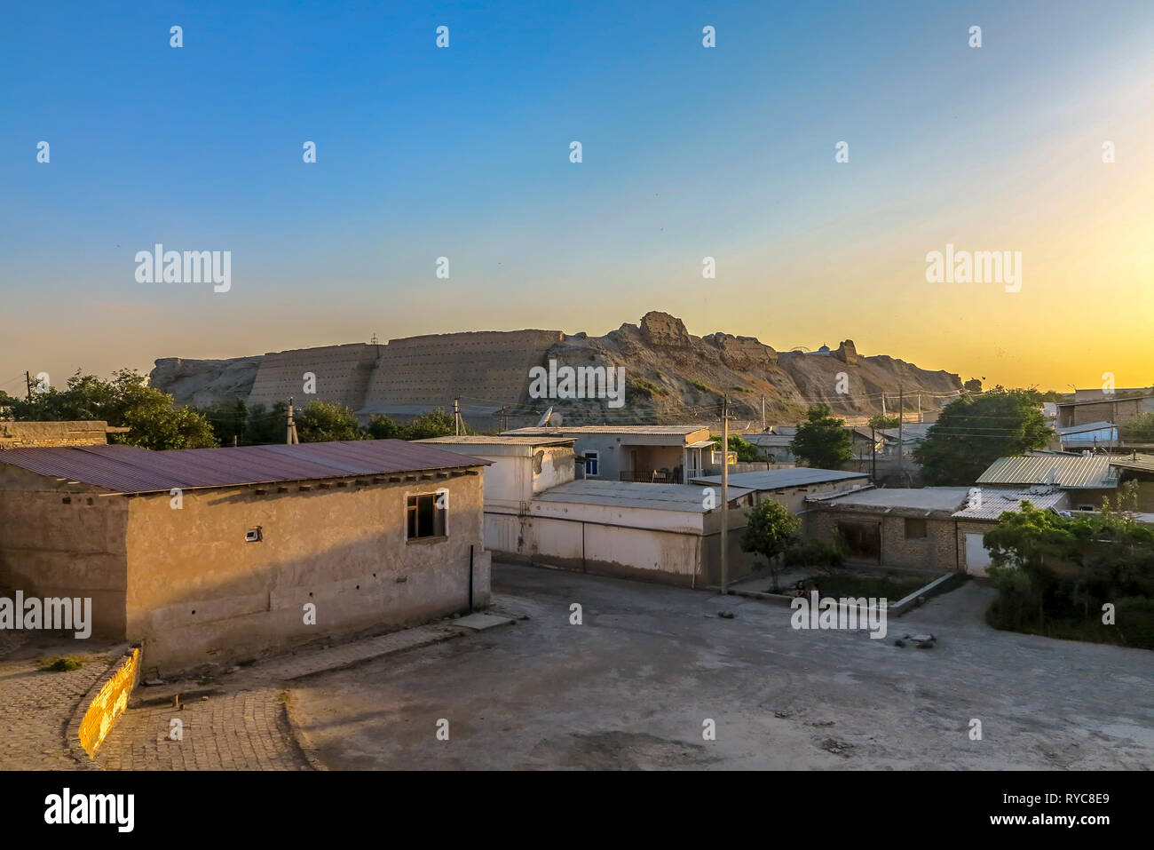 Uzbek houses hi-res stock photography and images - Alamy