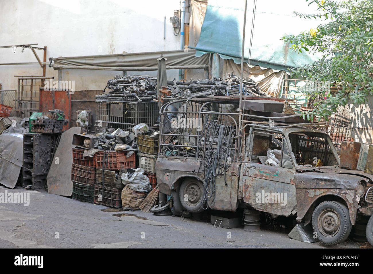 Car wreck car cemetery rust bucket Stock Photo - Alamy