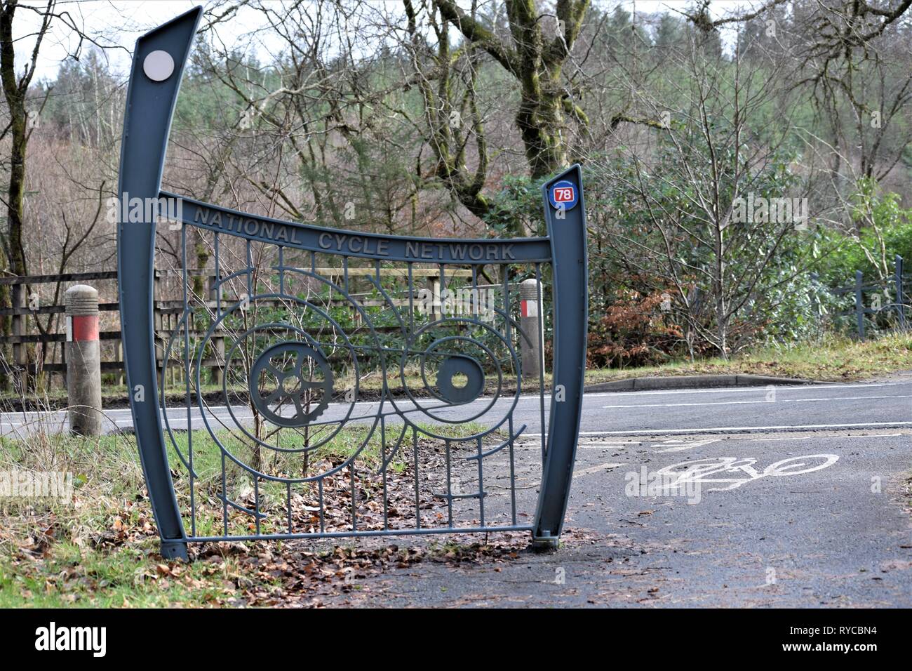 Cycle track bollard hi-res stock photography and images - Alamy