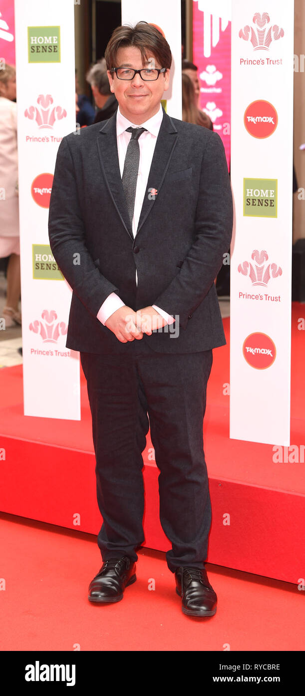 Photo Must Be Credited ©Alpha Press 079965 13/03/2013 Michael McIntyre ...