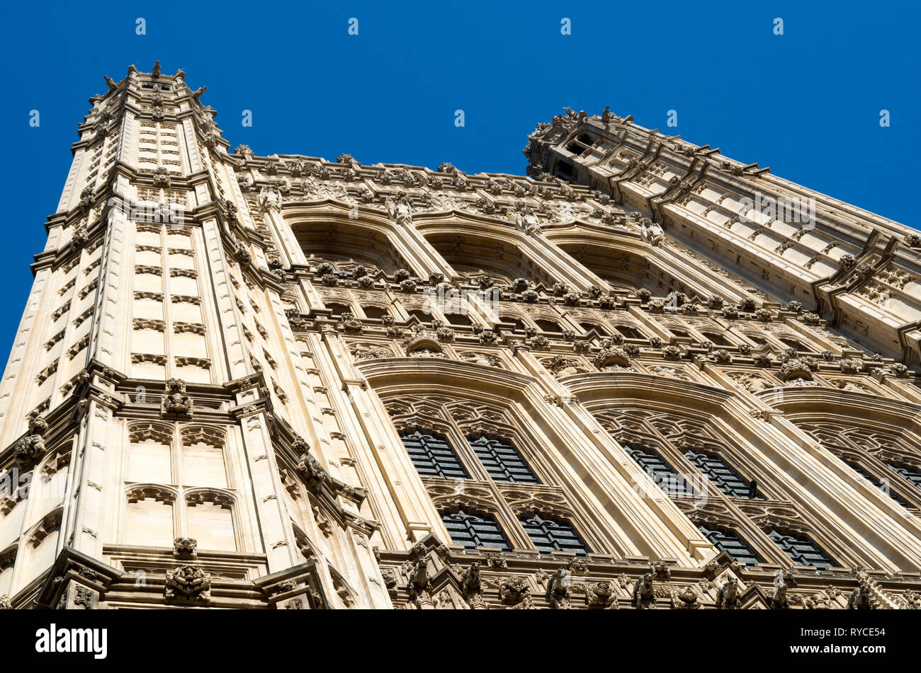 Victoria tower house of lords hi-res stock photography and images - Alamy